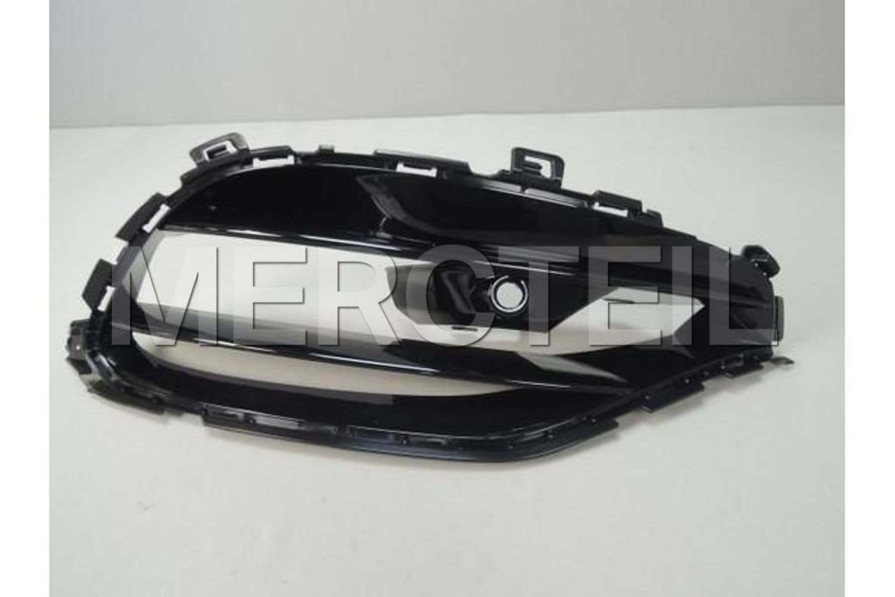 Buy the spare part Mercedes-Benz A1178859000 cover bumper area