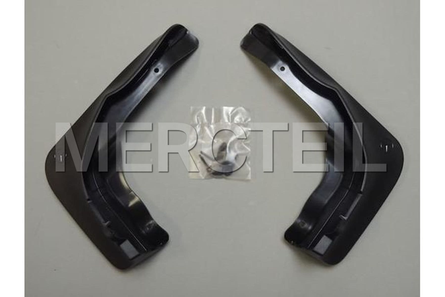 Buy the spare part Mercedes-Benz A1178900078 mud flap