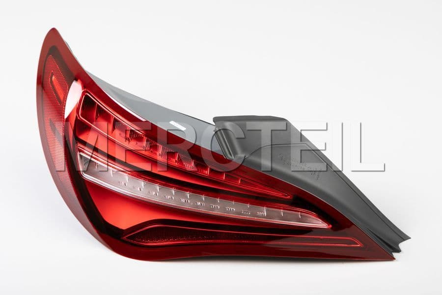 Buy the spare part Mercedes-Benz A1179063700 rear lamp combination