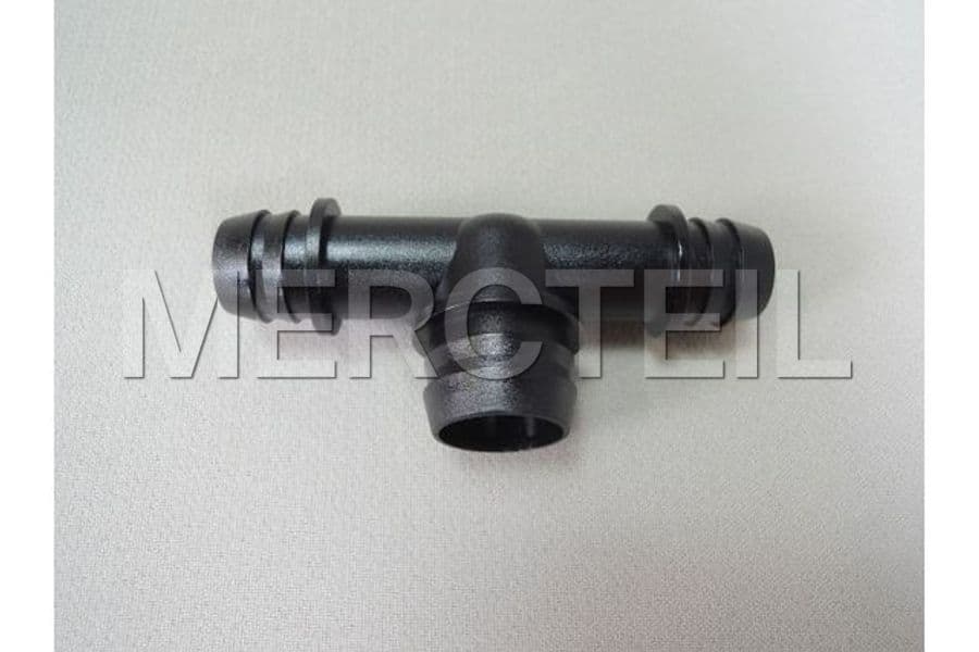 Buy the spare part Mercedes-Benz A1179901778 connectorair cleaner