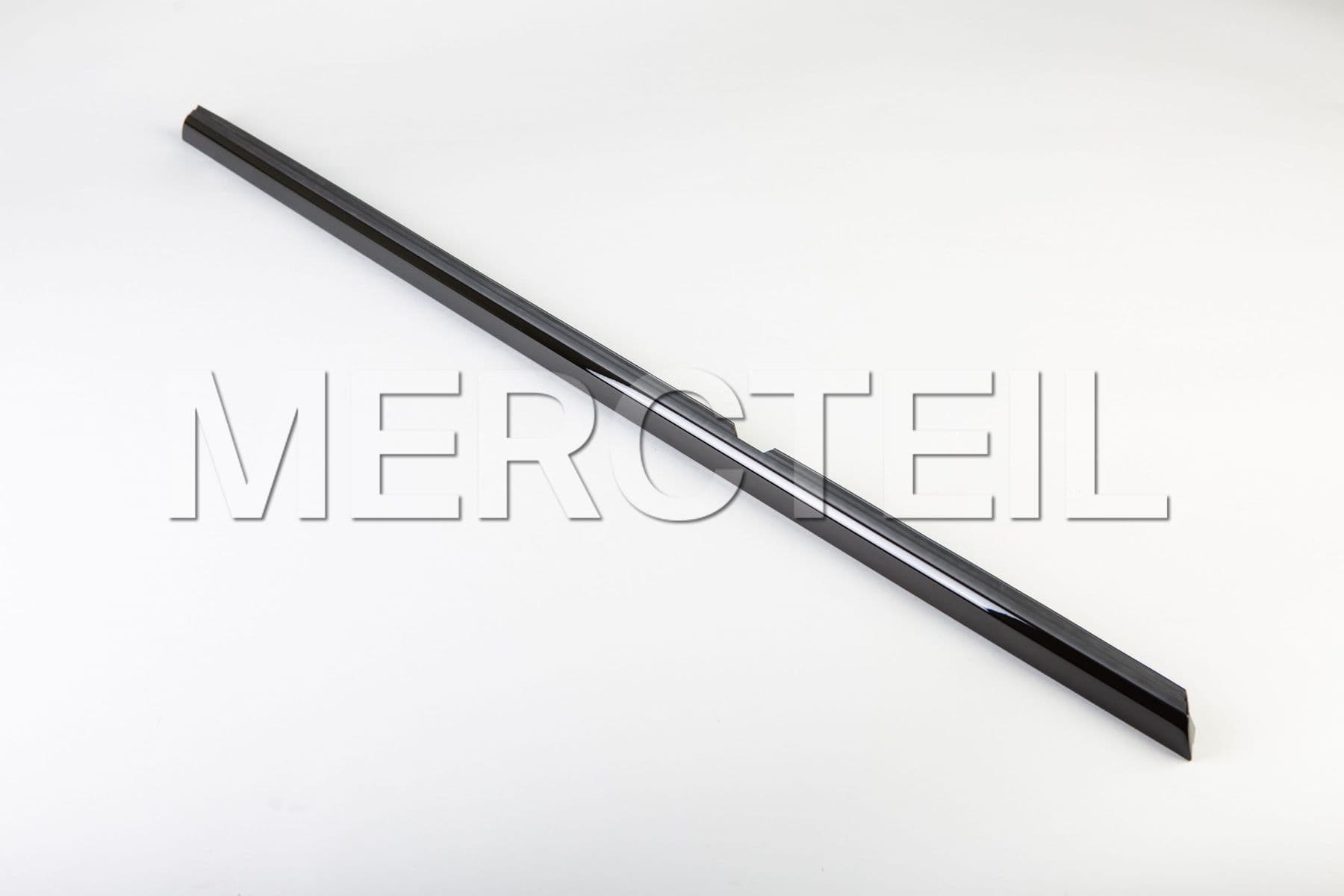 Buy the spare part Mercedes-Benz A1187301900 sealing rail