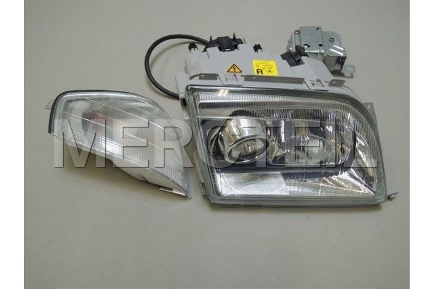 Buy the spare part Mercedes-Benz A1298209261 lighting unit xenon