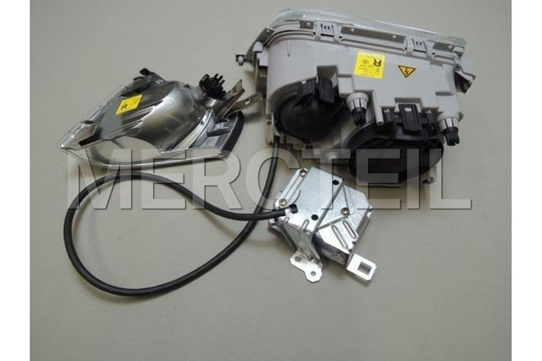 Buy the spare part Mercedes-Benz A1298209261 lighting unit xenon