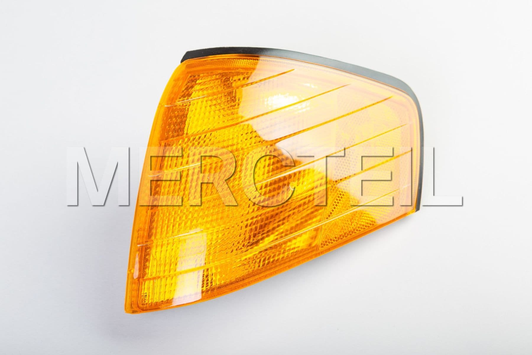 Buy the spare part Mercedes-Benz A1298260243 blinker lamp