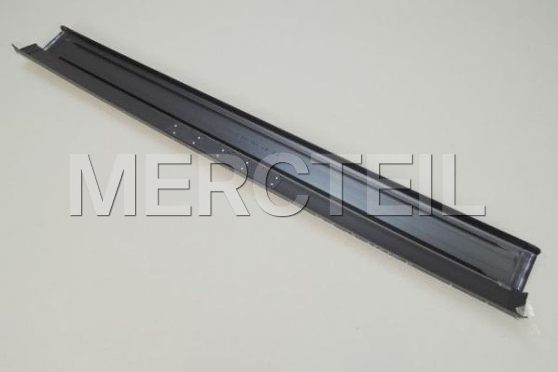 Buy the spare part Mercedes-Benz A14068009359051 entrance rail