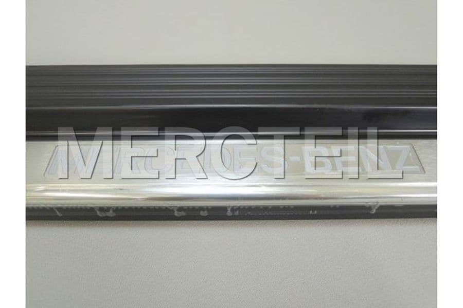 Buy the spare part Mercedes-Benz A14068009359051 entrance rail