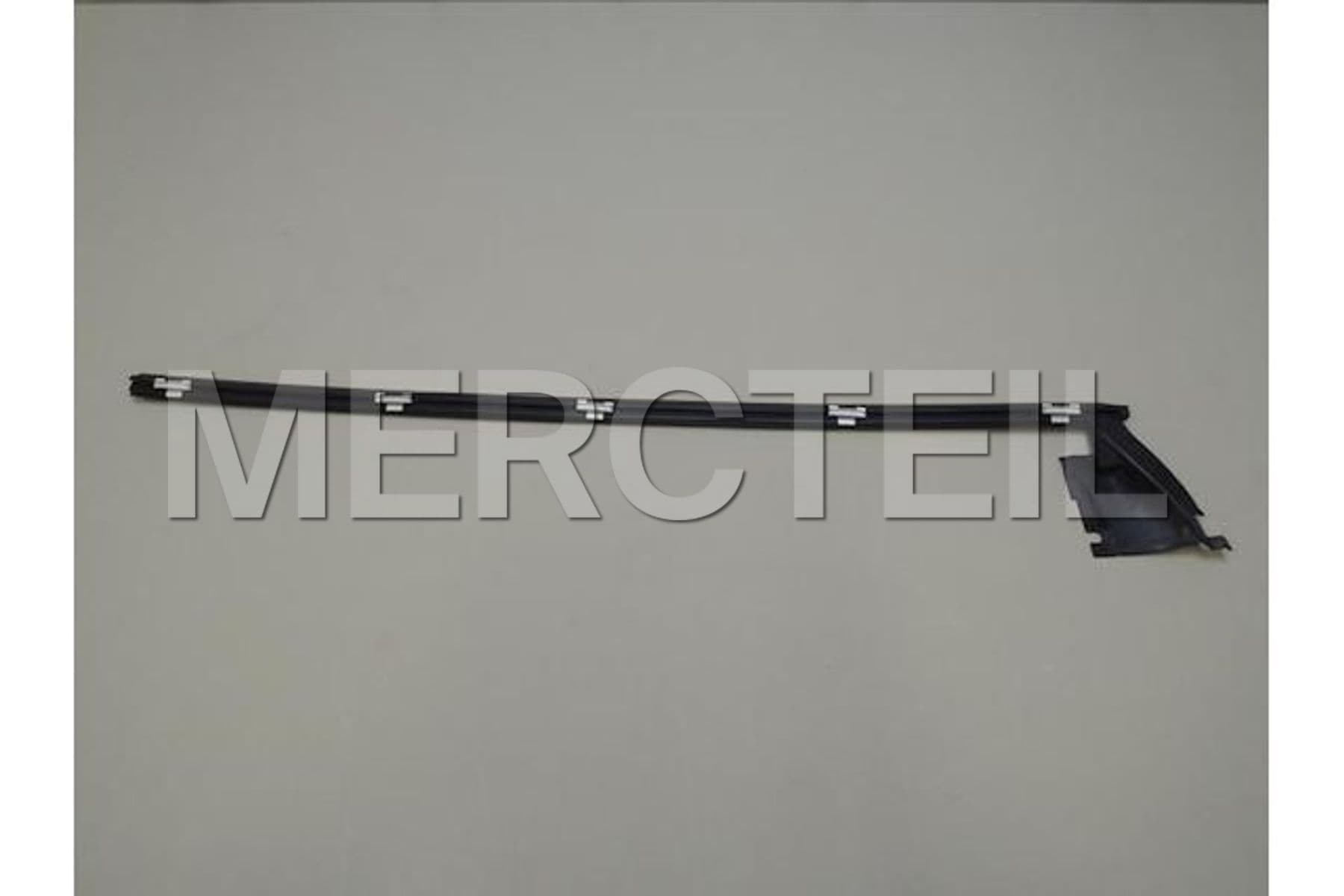 Buy the spare part Mercedes-Benz A1407200324 guide railwindow