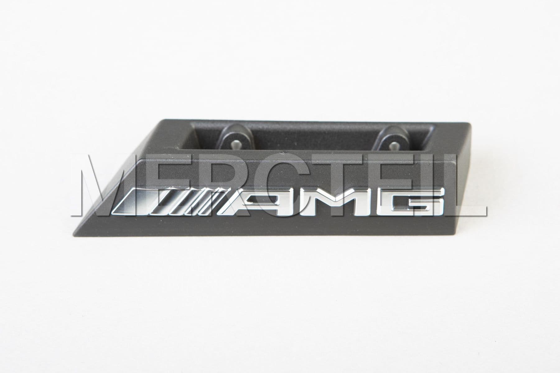 Buy the spare part Mercedes-Benz A1568172600 model plate