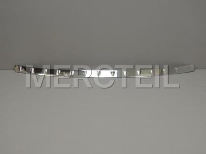 Buy the spare part Mercedes-Benz A1568850011 footplate