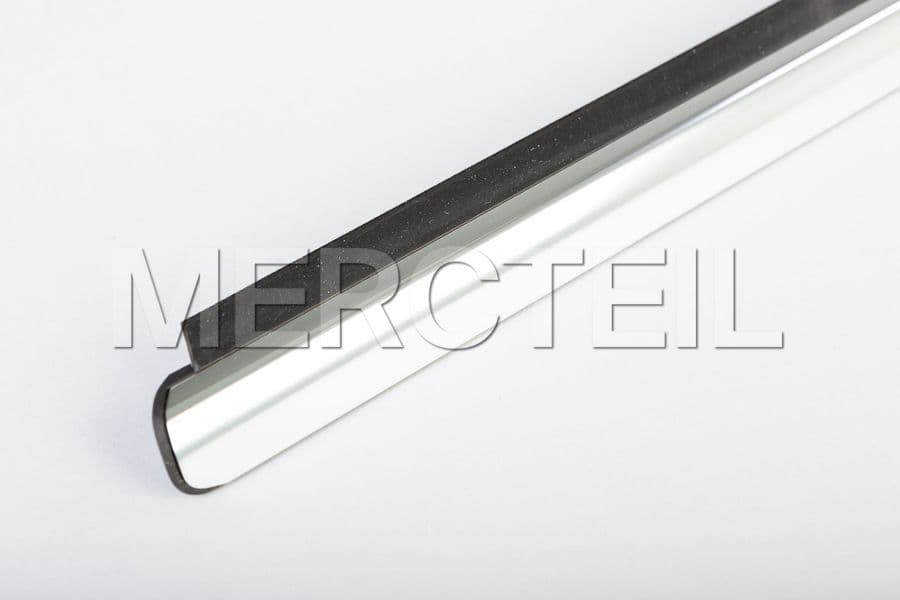 Buy the spare part Mercedes-Benz A1646907380 garnish moulding