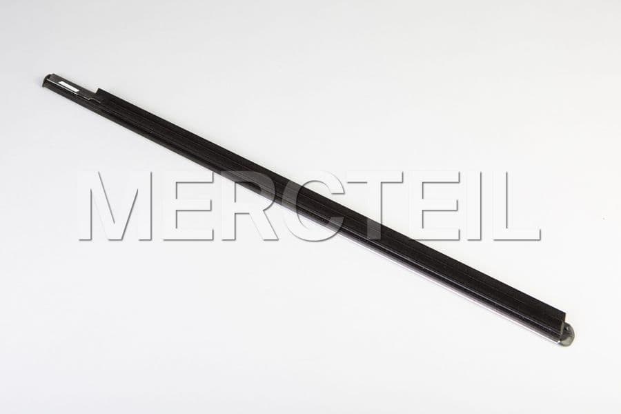 Buy the spare part Mercedes-Benz A1646907380 garnish moulding