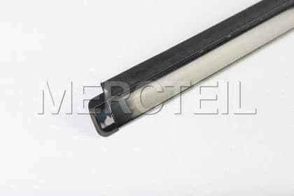 Buy the spare part Mercedes-Benz A1646907580 garnish moulding