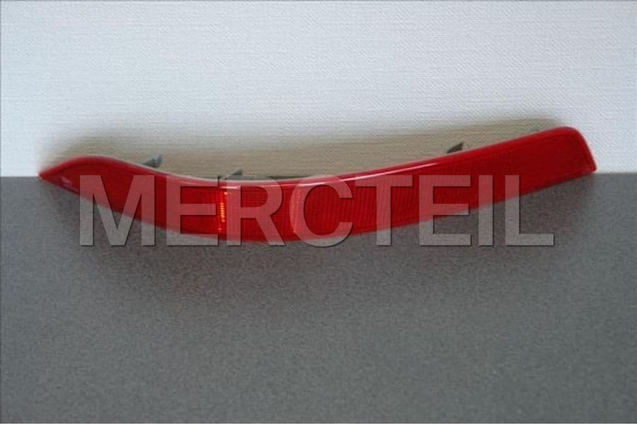 Buy the spare part Mercedes-Benz A1648200974 rear reflector