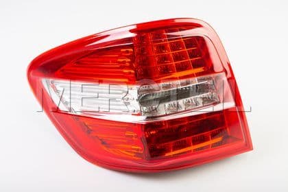 Buy the spare part Mercedes-Benz A1649064200 rear lamp