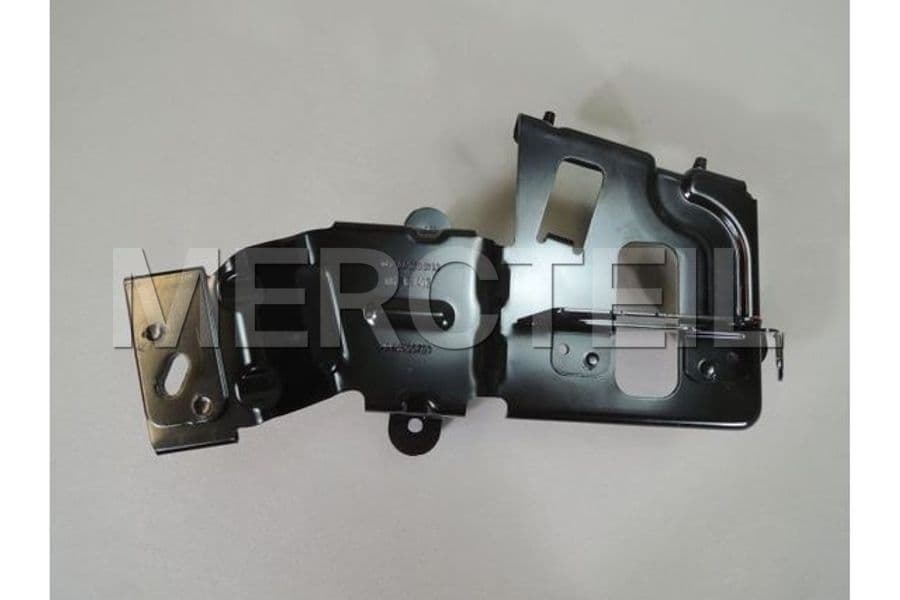 Buy the spare part Mercedes-Benz A1663200143 bracket