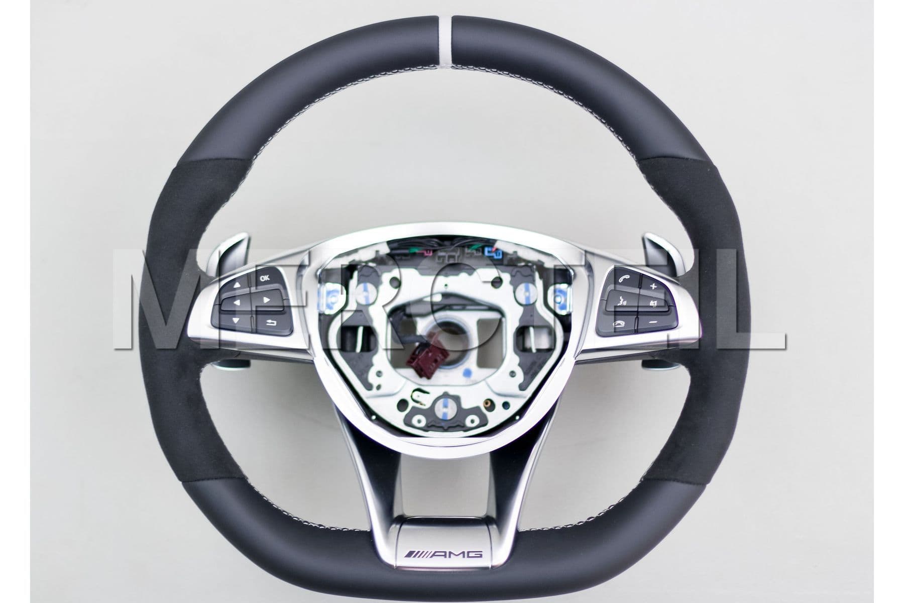 Buy the spare part Mercedes-Benz A16646016187M17 3 spoke steering wheel