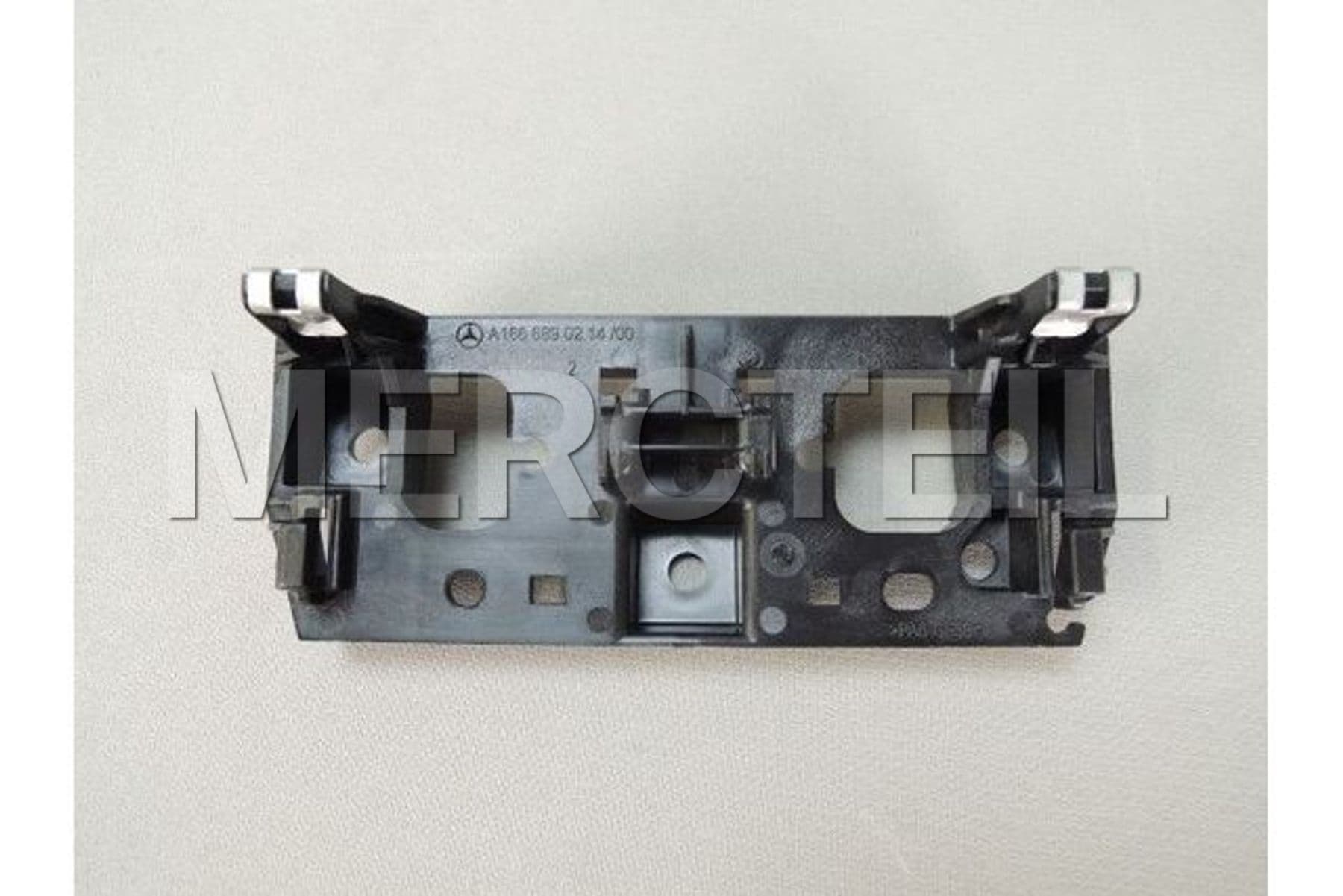Buy the spare part Mercedes-Benz A1666890214 bracket