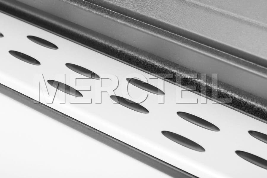 Buy the spare part Mercedes-Benz A1666900275 step