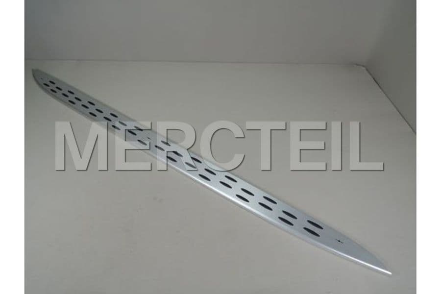 Buy the spare part Mercedes-Benz A1666900475 step insert