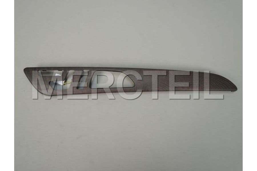Buy the spare part Mercedes-Benz A1667203822 moulding