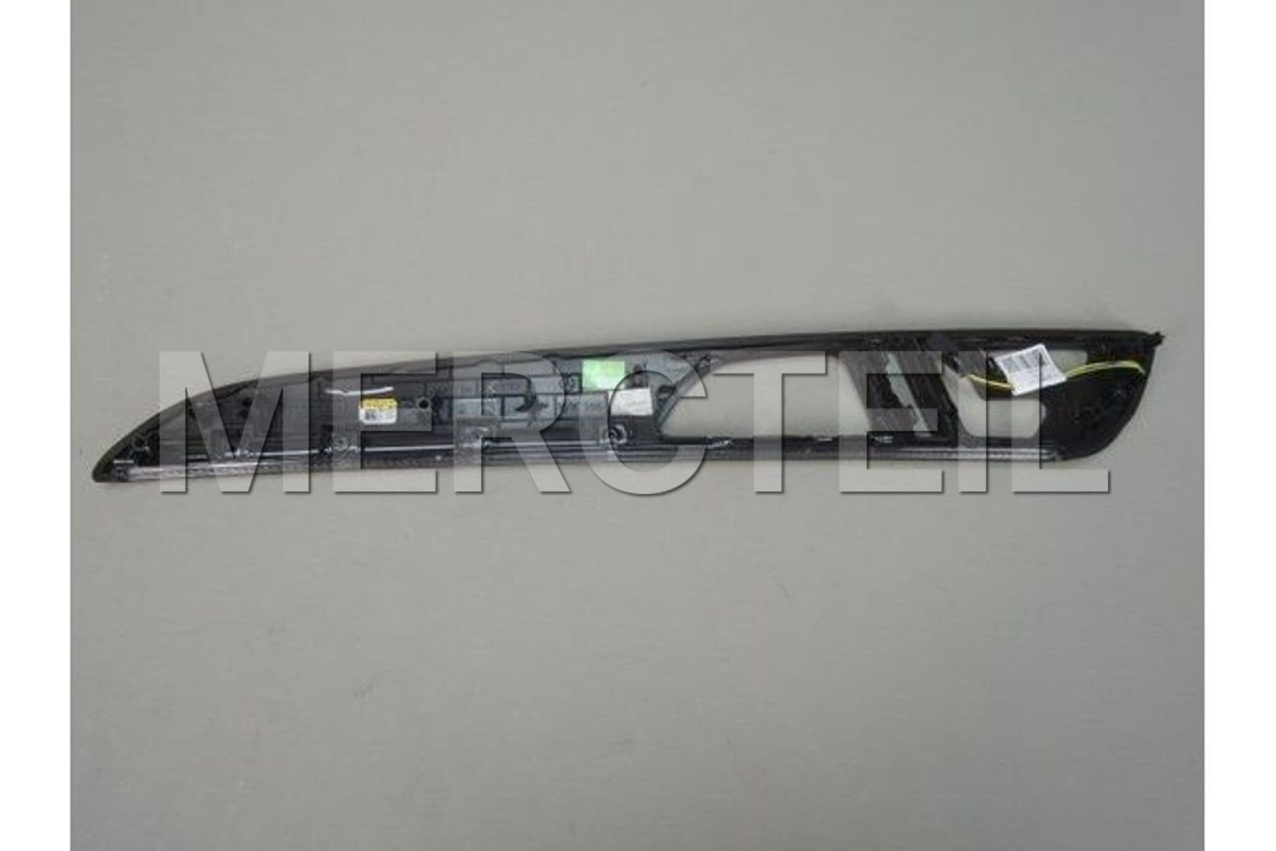 Buy the spare part Mercedes-Benz A1667203822 moulding
