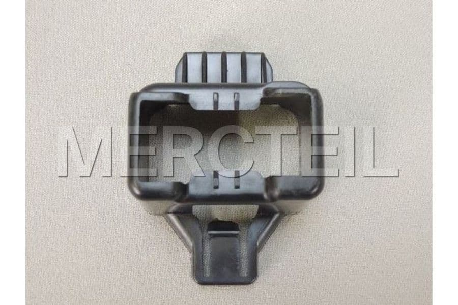 Buy the spare part Mercedes-Benz A1667270314 bracket