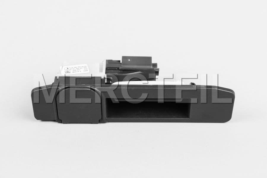 Buy the spare part Mercedes-Benz A1667500993 release handle