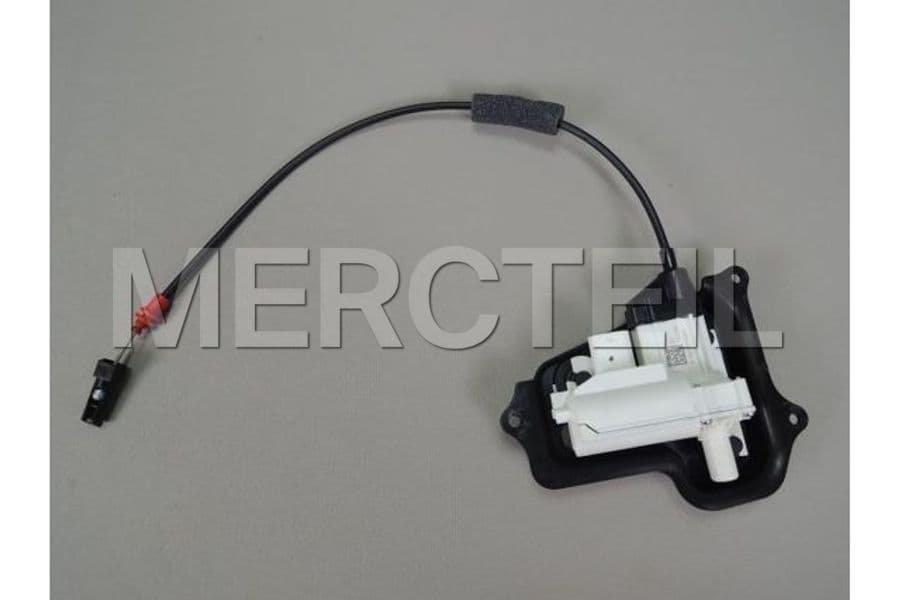 Buy the spare part Mercedes-Benz A1667600800 electrical closing aid