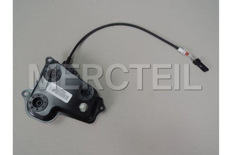 Buy the spare part Mercedes-Benz A1667601000 electrical closing aid