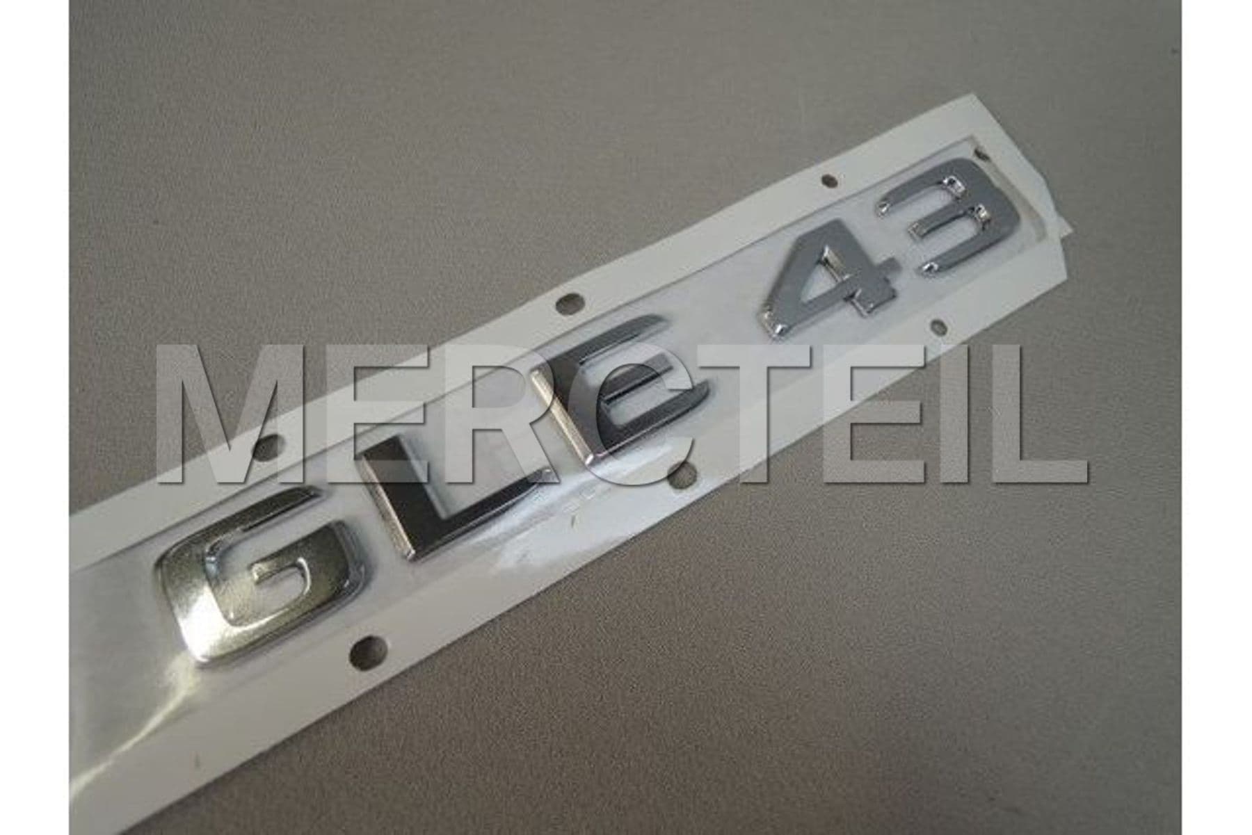 Buy the spare part Mercedes-Benz A1668176400 model plate