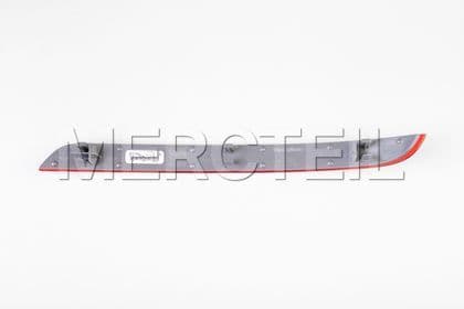 Buy the spare part Mercedes-Benz A1668200074 rear reflector