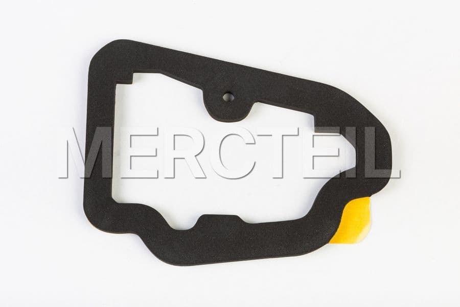 Buy the spare part Mercedes-Benz A1668261791 gasket f light housing