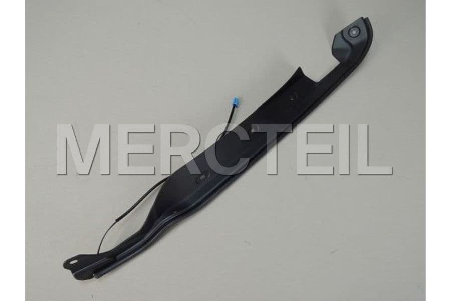 Buy the spare part Mercedes-Benz A1668700951 sensor strip