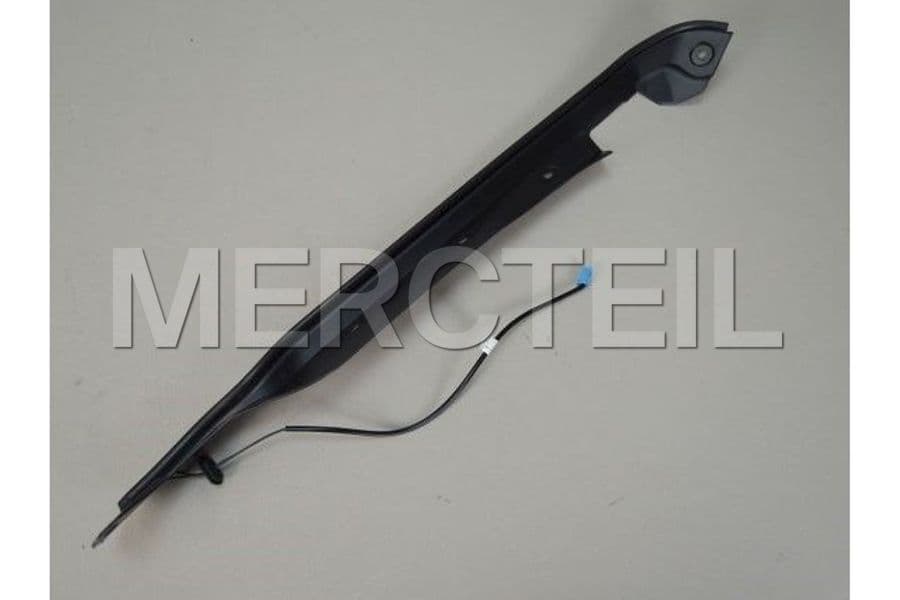 Buy the spare part Mercedes-Benz A1668701051 sensor strip