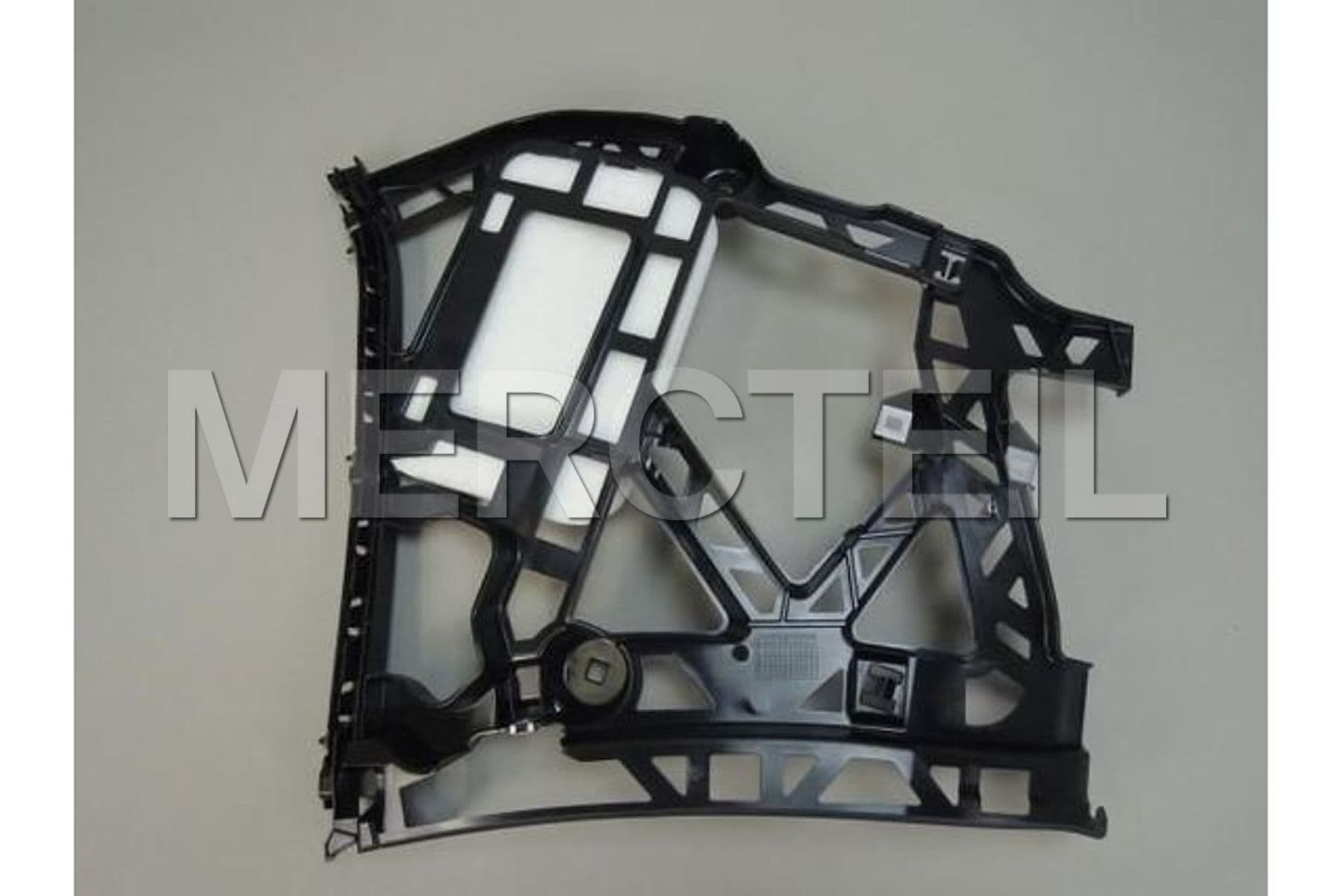 Buy the spare part Mercedes-Benz A1668806500 mounting rail