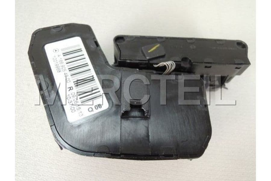 Buy the spare part Mercedes-Benz A1669054000 switch block