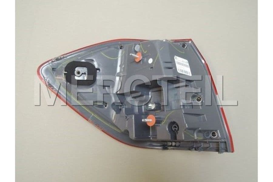 Buy the spare part Mercedes-Benz A1669060202 rear lamp combination
