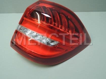 Buy the spare part Mercedes-Benz A1669060202 rear lamp combination