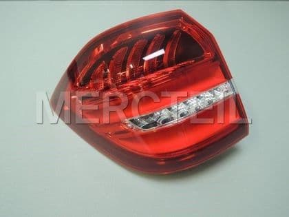 Buy the spare part Mercedes-Benz A1669060302 rear lamp combination