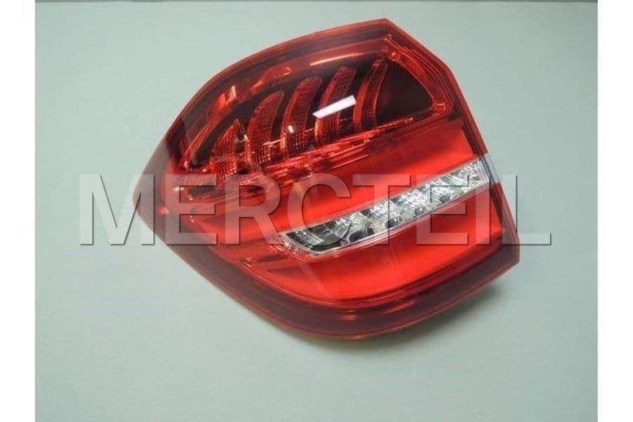 Buy the spare part Mercedes-Benz A1669060302 rear lamp combination