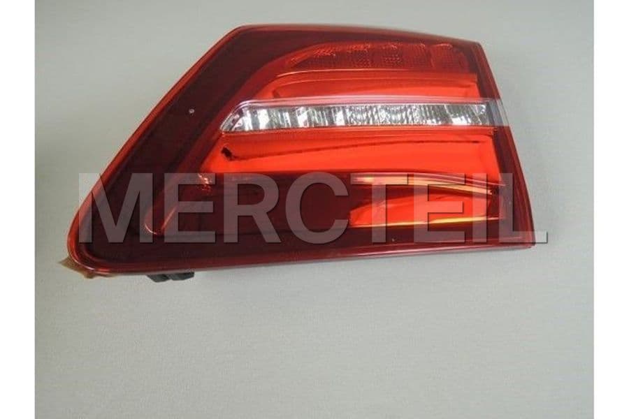 Buy the spare part Mercedes-Benz A1669060602 rear lamp combination