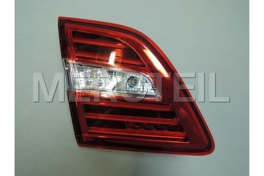 Buy the spare part Mercedes-Benz A1669064101 rear lamp combination