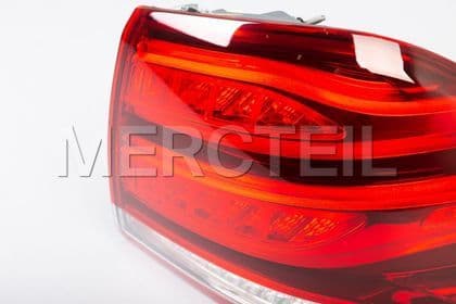 Buy the spare part Mercedes-Benz A1669065601 rear lamp combination