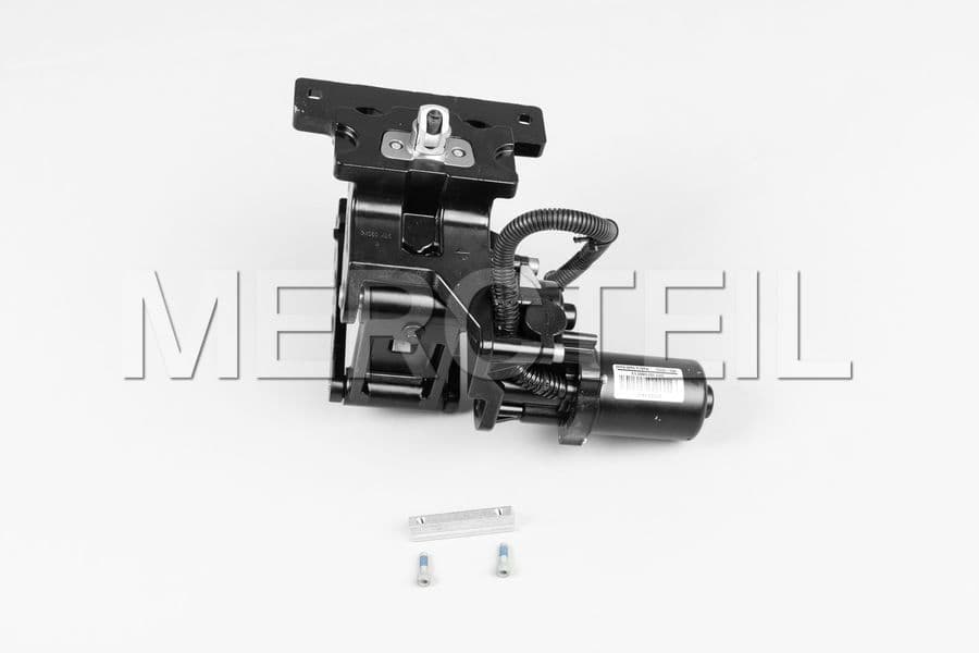 Buy the spare part Mercedes-Benz A1675202100 mounting consule