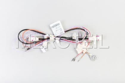 Buy the spare part Mercedes-Benz A1675404304 electrical wiring harness