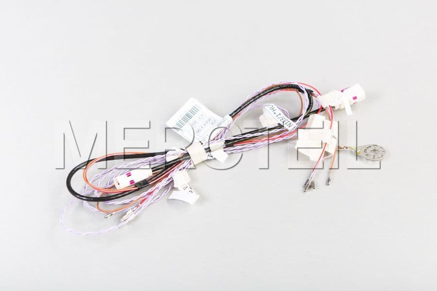 Buy the spare part Mercedes-Benz A1675404304 electrical wiring harness