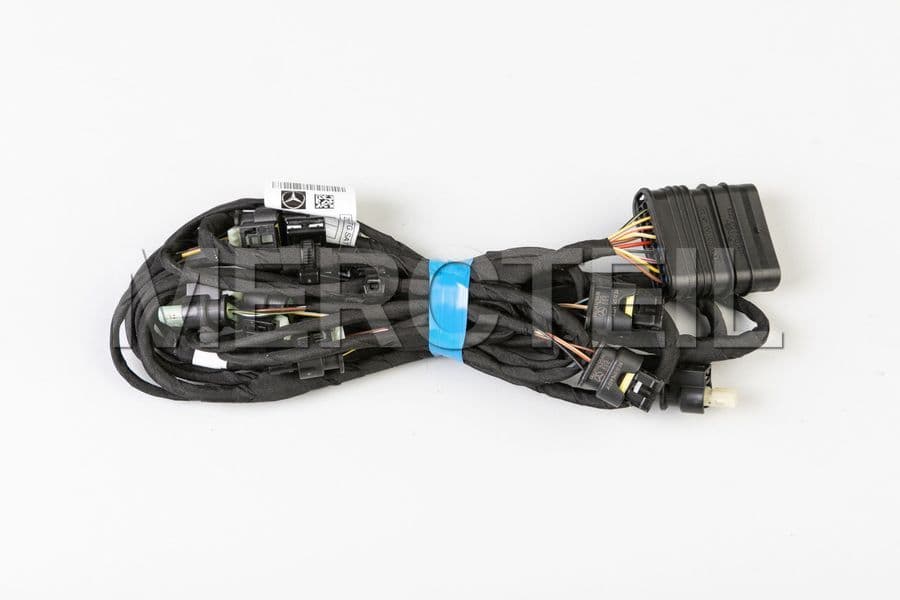 Buy the spare part Mercedes-Benz A1675404833 electrical wiring harness