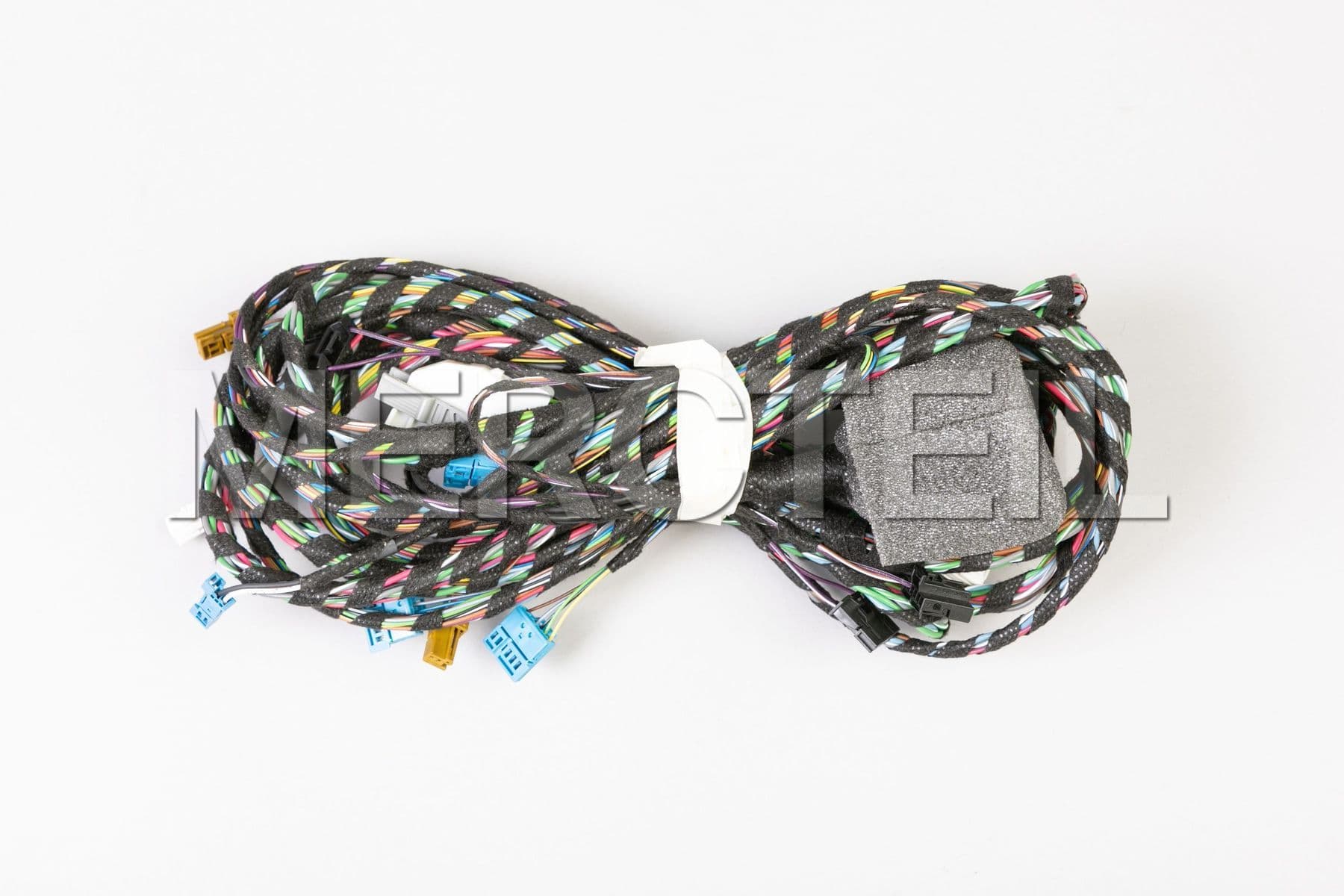 Buy the spare part Mercedes-Benz A1675408325 electrical wiring harness
