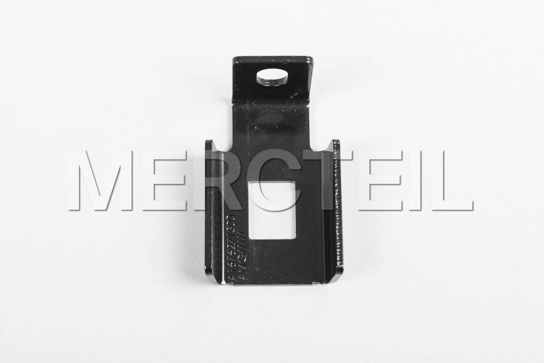 Buy the spare part Mercedes-Benz A1676271300 angle bracket