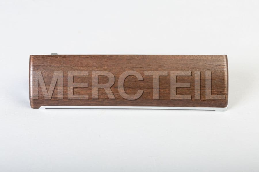 Buy the spare part Mercedes-Benz A1676806700 trim strip